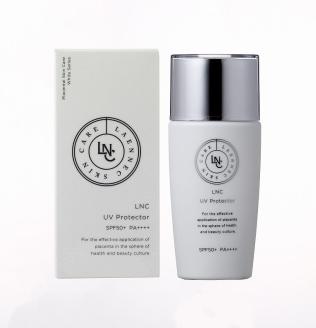 紫外線からしっかりガード 日焼け止め LNC UV プロテクター 40ml SPF 50+ PA++++ プラセンタエキス 肌にやさしい 紫外線 保湿 汗 水 ウォーターレジスタンスタイプ ...